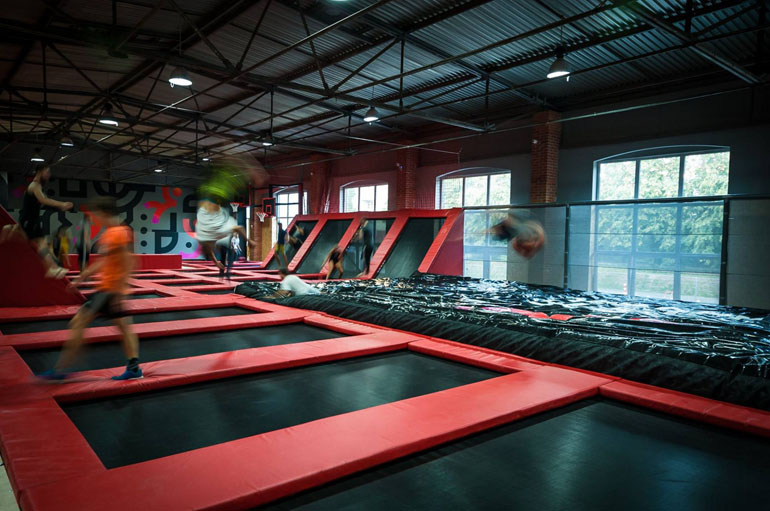 Aktywnie z rodziną - Parki Trampolin cz.1